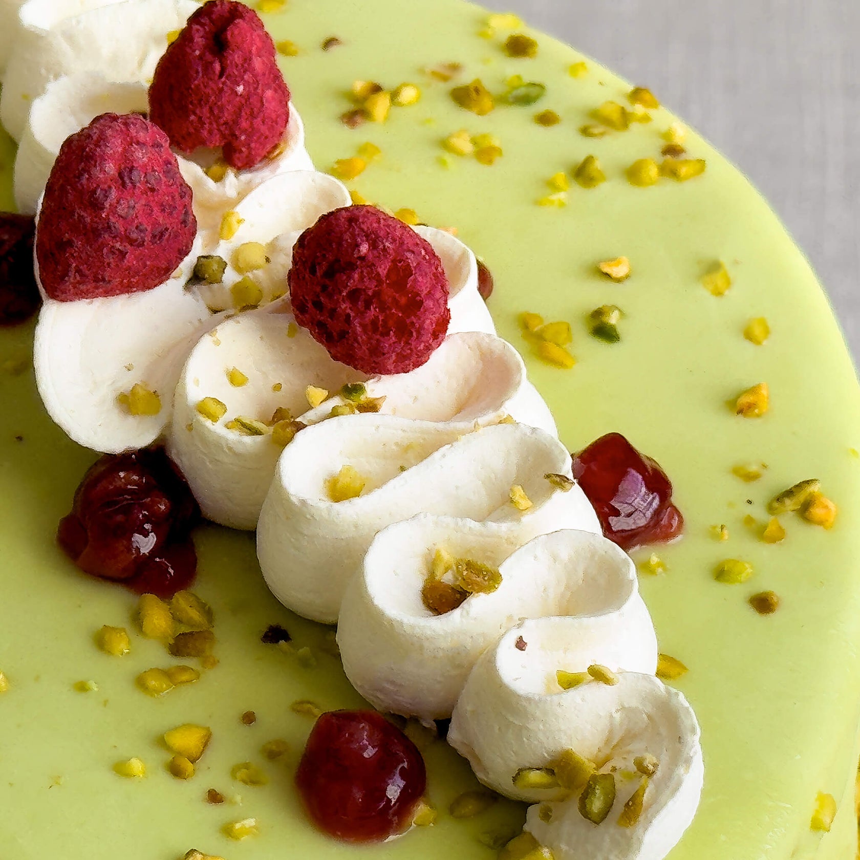 Pistachio & Raspberry Cake – Heriots